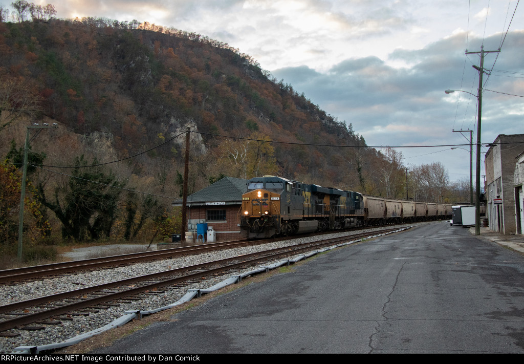 CSXT 819 Leads G119-27 at Eagle Rock VA